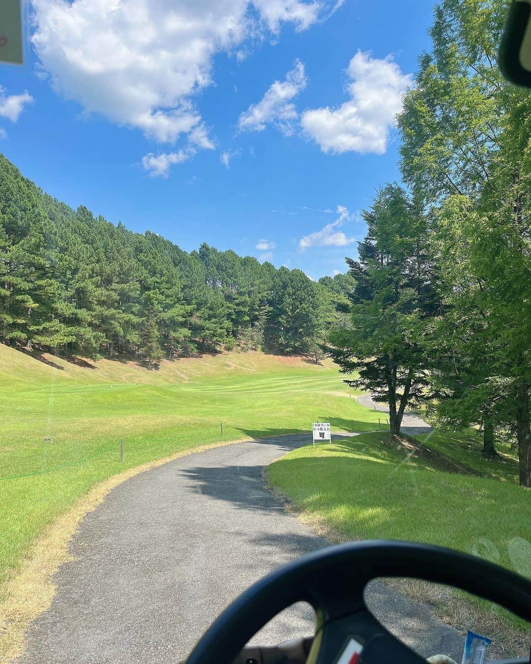 とくさきさんのインスタグラム写真 - (とくさきInstagram)「この前のコーデ🤍💙 . トップス: @junandrope スカート: @chucuchu_official サンバイザー ...