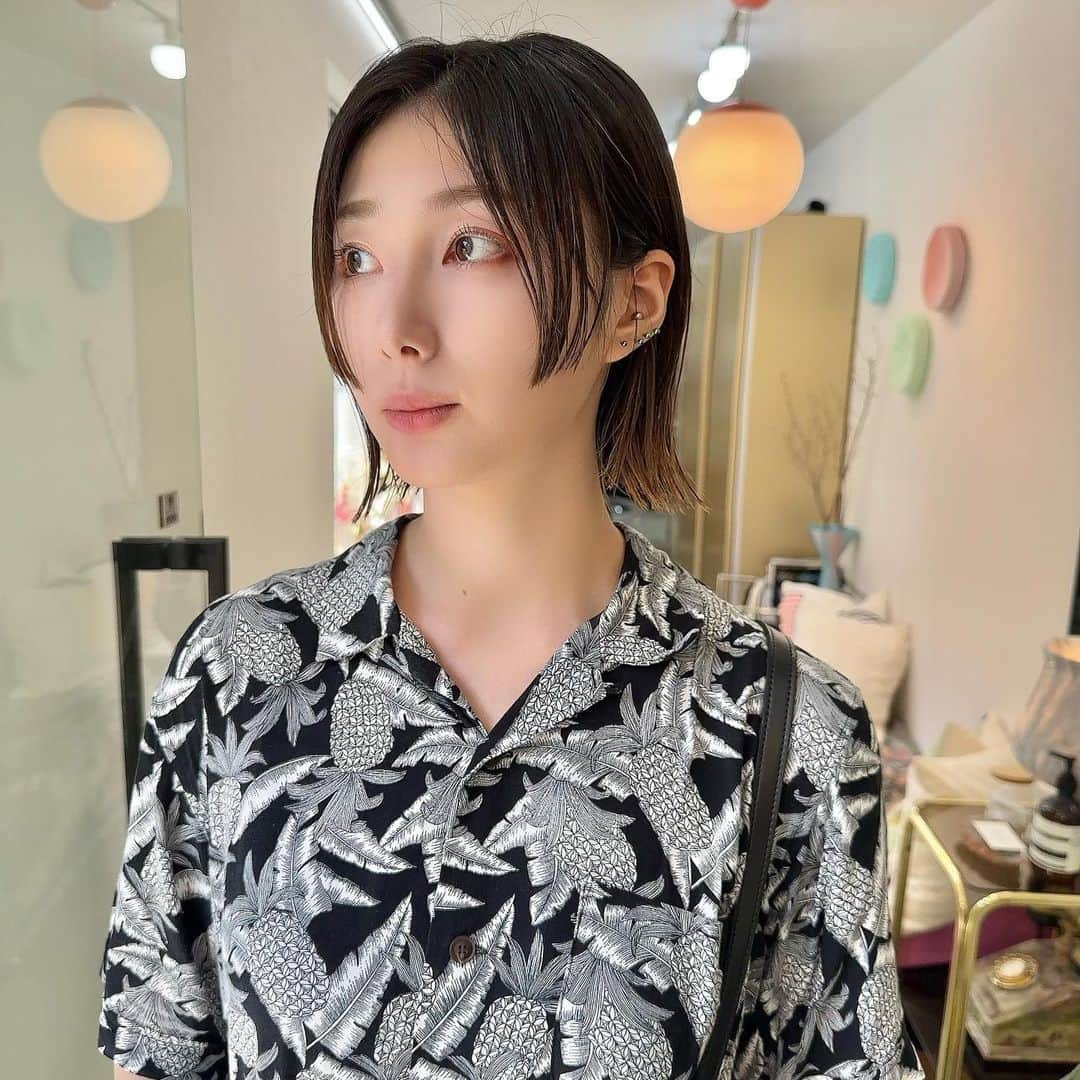 オオモトさんのインスタグラム写真 - (オオモトInstagram)「『顔周りのデザイン』参考になれば幸いです。🌿 ・ 髪型を変えていまと違う ...