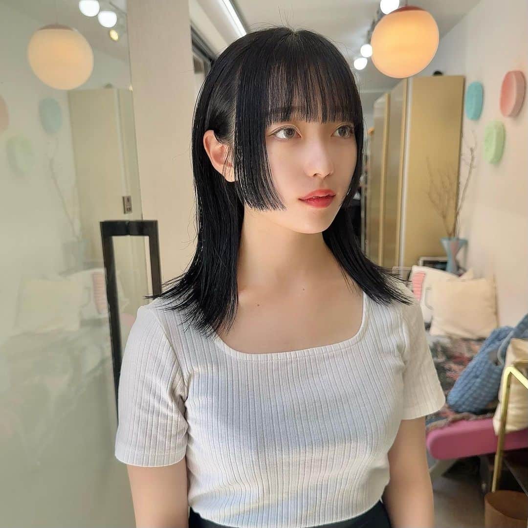 オオモトさんのインスタグラム写真 - (オオモトInstagram)「『顔周りのデザイン』参考になれば幸いです。🌿 ・ 髪型を変えていまと違う ...