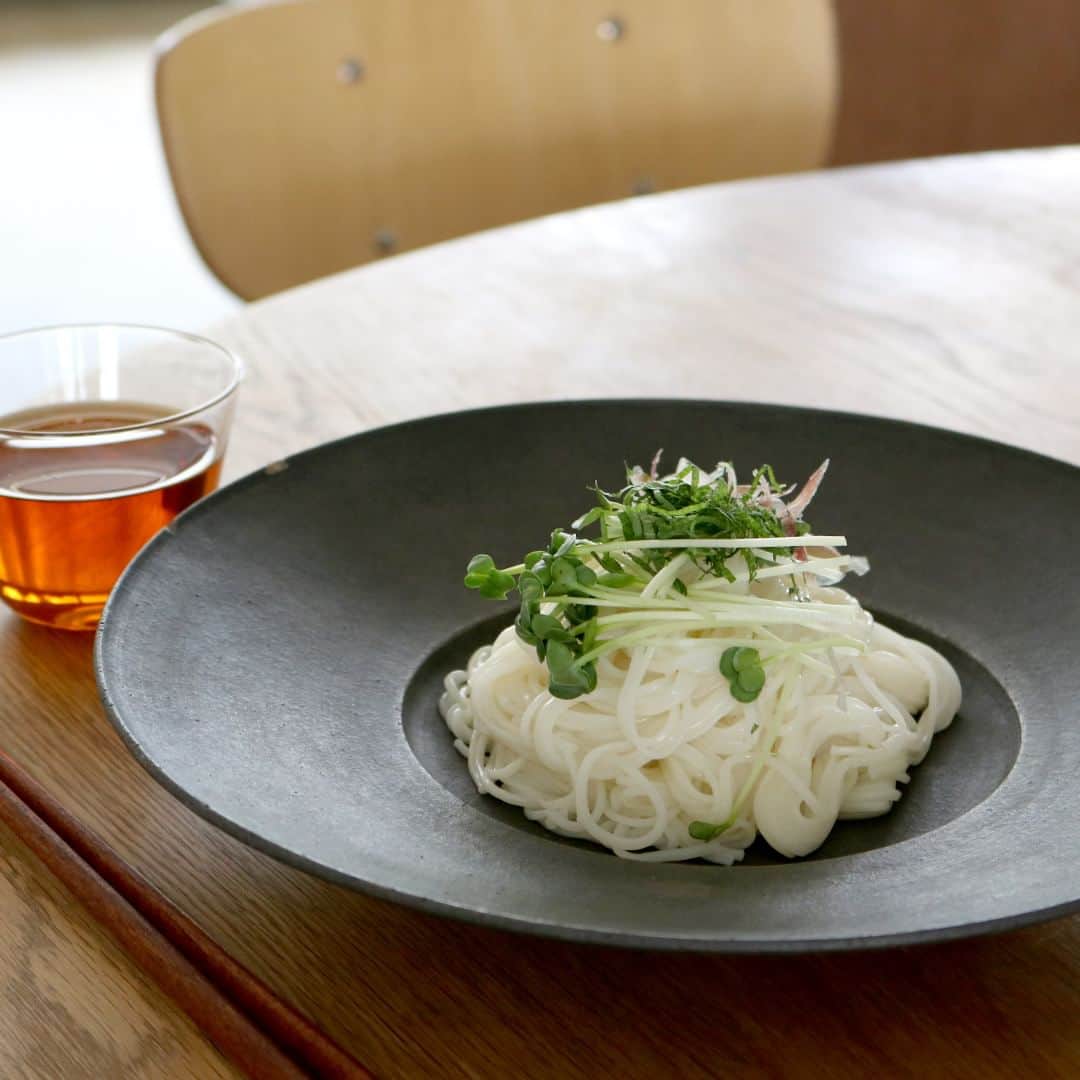 graf studioさんのインスタグラム写真 - (graf studioInstagram)「細口、太口の2種類からお選びいただける、小豆島の真砂喜之助製麺所の素麺。暑い日が続き素麺日和な ...