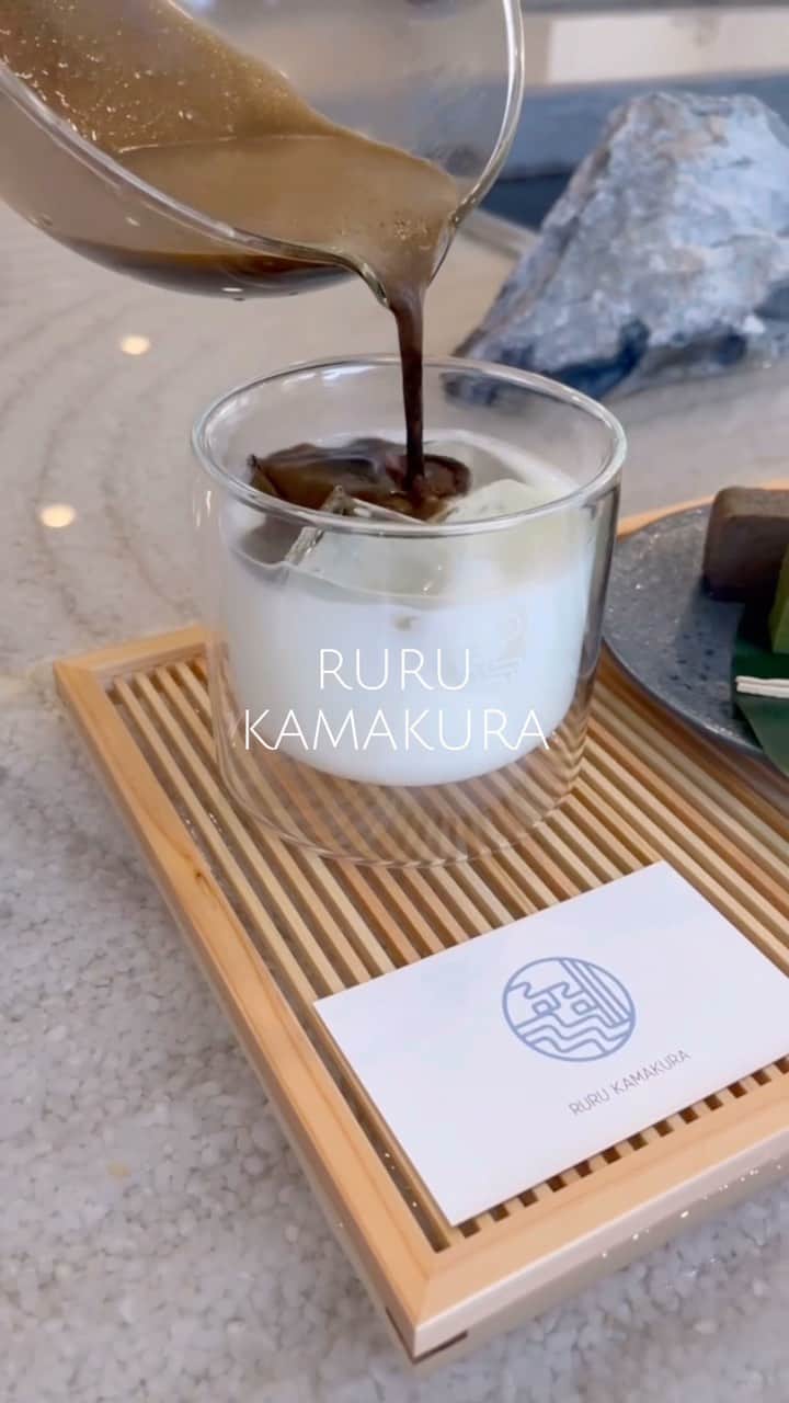 桑島 夢さんのインスタグラム動画 - (桑島 夢Instagram)「. 8月26日 鎌倉に新しくオープンするカフェ ~ 𝖱𝖴𝖱𝖴 𝖪𝖠𝖬𝖠𝖪𝖴𝖱𝖠 ~ @ruru.kamakura ...