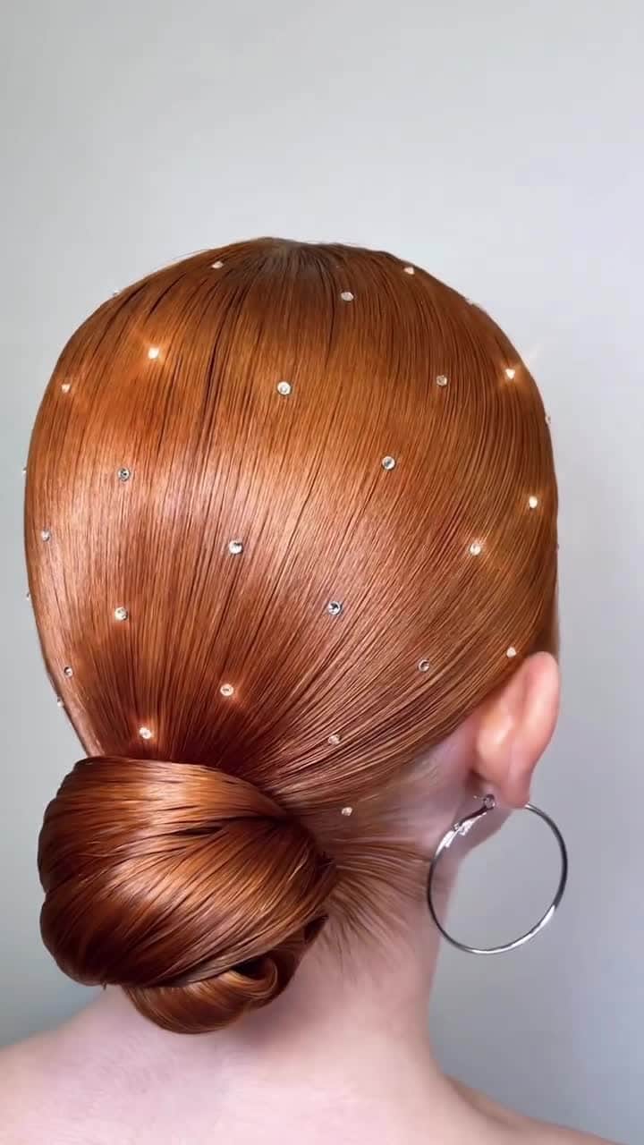 Sam Villaさんのインスタグラム動画 - (Sam VillaInstagram)「For the brides-to-be embracing their #TaylorSwift # ...