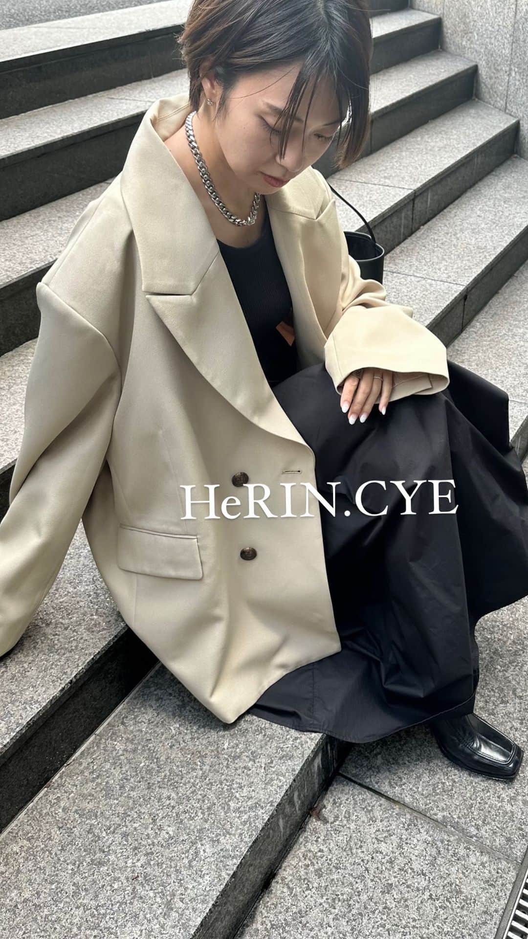 小山田早織さんのインスタグラム動画 - (小山田早織Instagram)「HeRIN.CYE ♡ 今期も個性的で素敵なアイテムが大豊作 新作をたくさんご紹介させて頂きました😊 9/8に ...