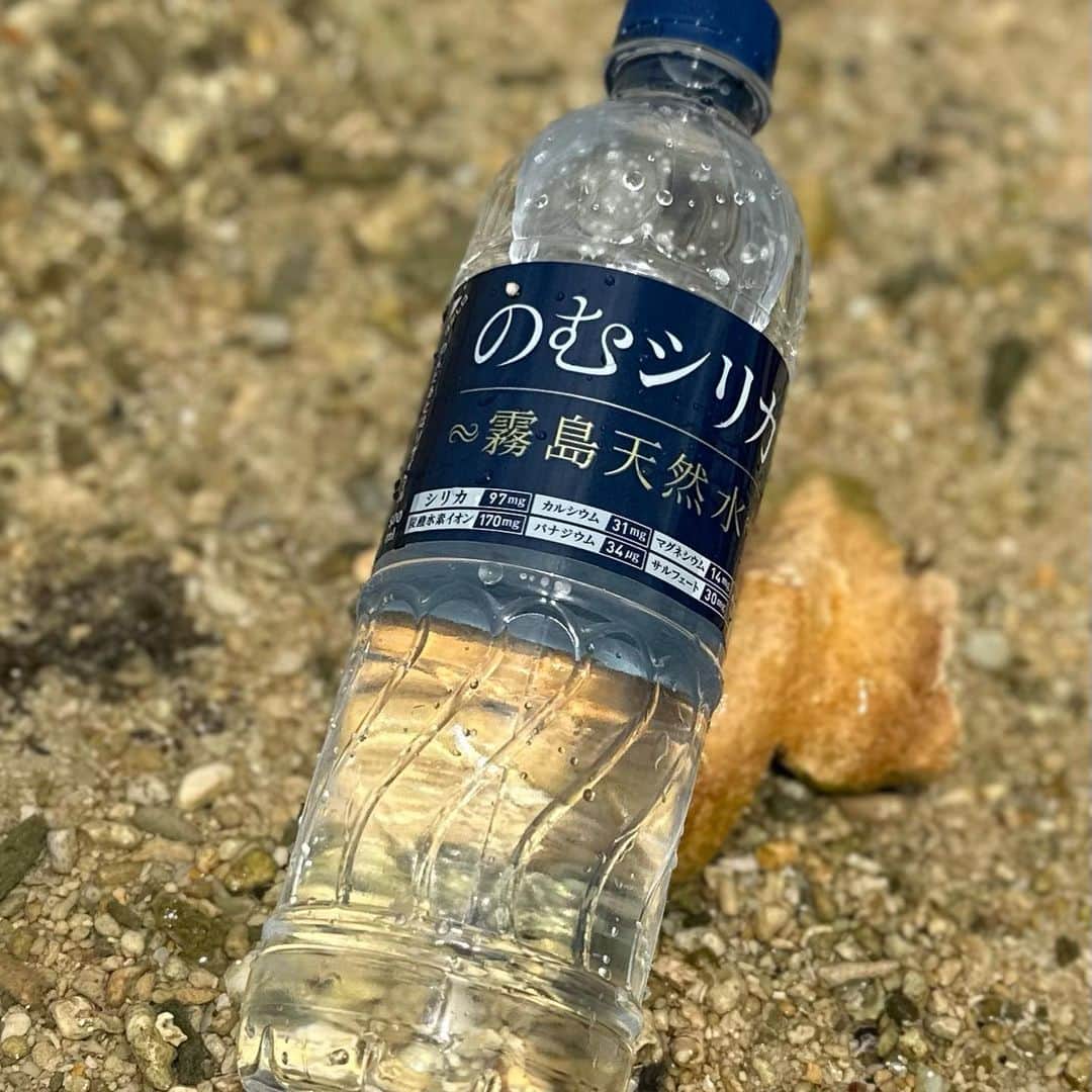 安藤京香さんのインスタグラム写真 - (安藤京香Instagram)「海もプールも水の中におるから 喉の乾き気づきずらいけど ちゃんと水分補給 ...