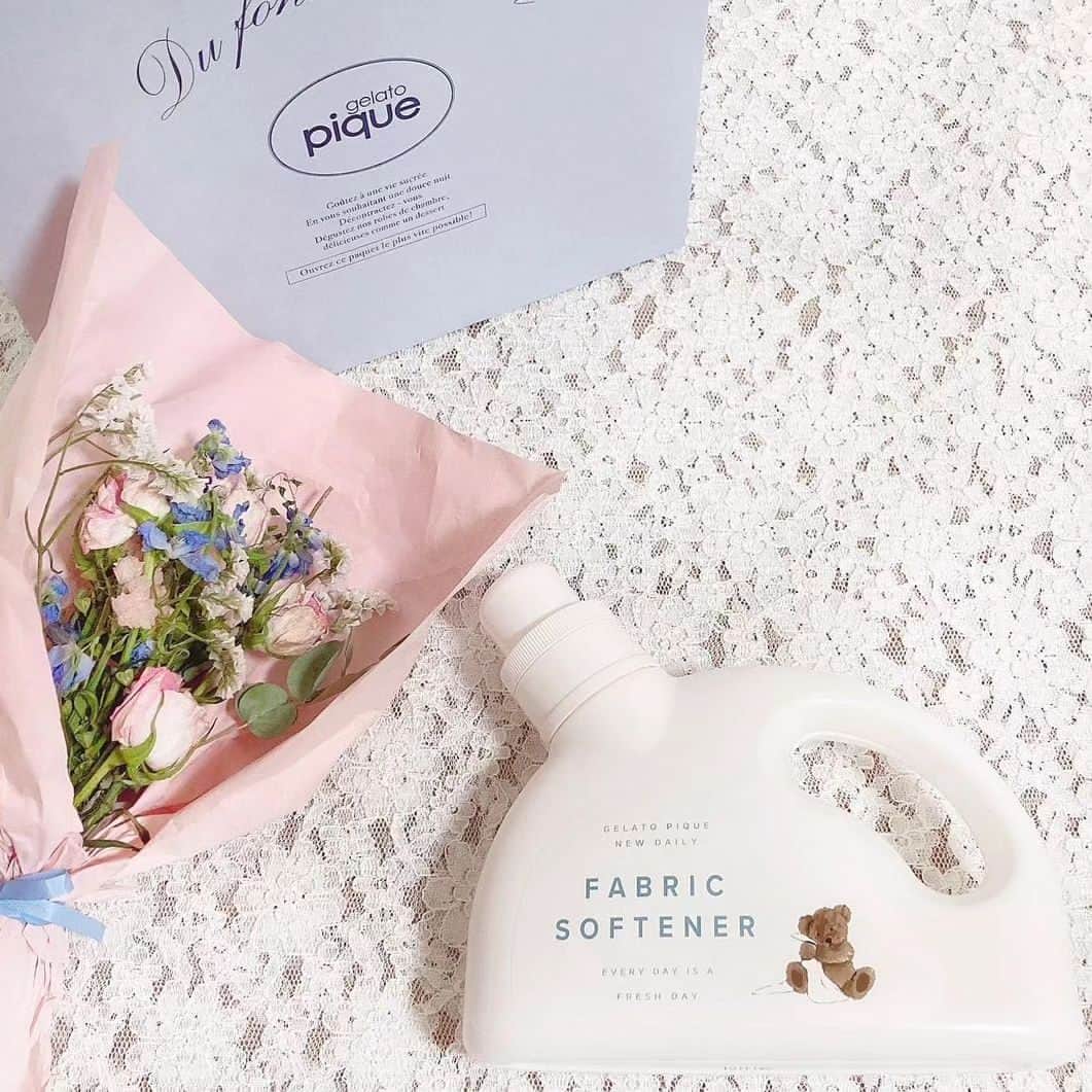 4meee!さんのインスタグラム写真 - (4meee!Instagram)「【やっぱりいい香りがすき！今欲しいリッチめ柔軟剤🌿】 柔軟剤の香りにこだわりがある人も多いですよね☁ いつもより ...