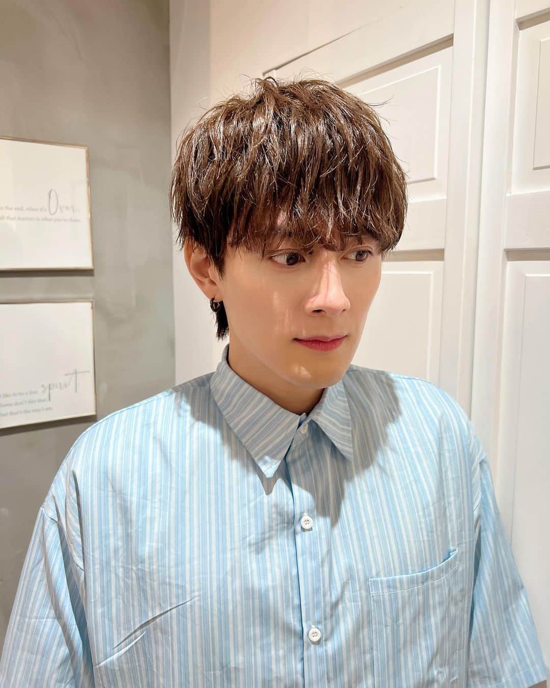 向山毅さんのインスタグラム写真 - (向山毅Instagram)「new hair style. 先日の特典会イベントで、 @sakamoto_takuto にヘアメイクしてもらいました💇 髪 ...