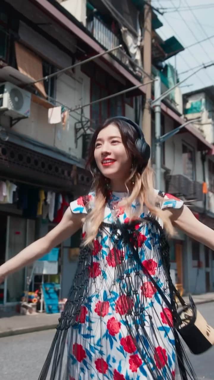 miletさんのインスタグラム動画 - (miletInstagram)「8/30 リリース #milet 3rd アルバム｢5am」新録曲 ｢Hey Song」 ミュージックビデオ公開 ...