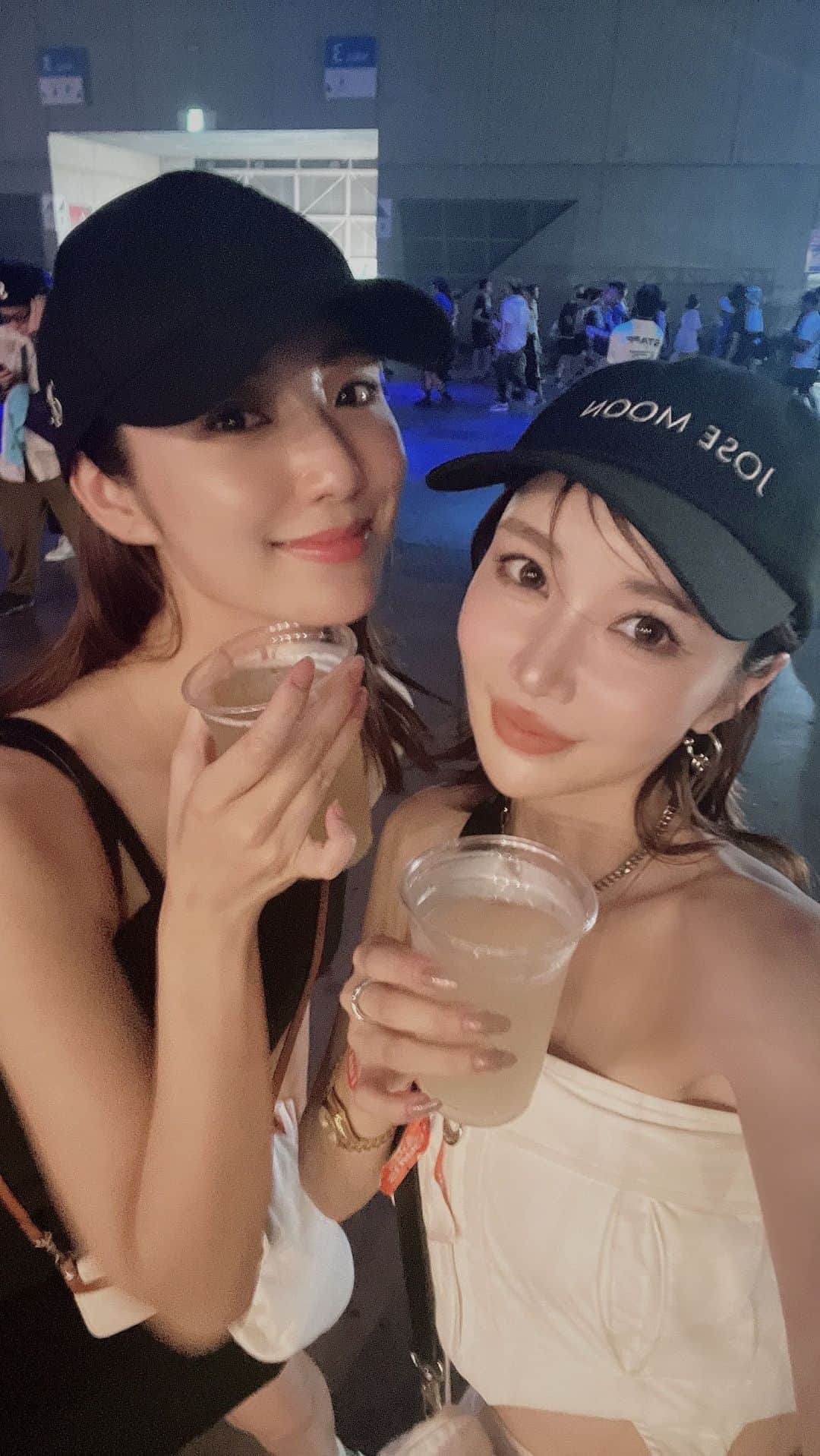 izu（出岡美咲）さんのインスタグラム動画 - (izu（出岡美咲）Instagram)「先日のサマソニ🌻⚡️ 大切な仲間達とリフレッシュ出来た、またひとつ 夏の思い出。 皆さまの有り難いお声 ...