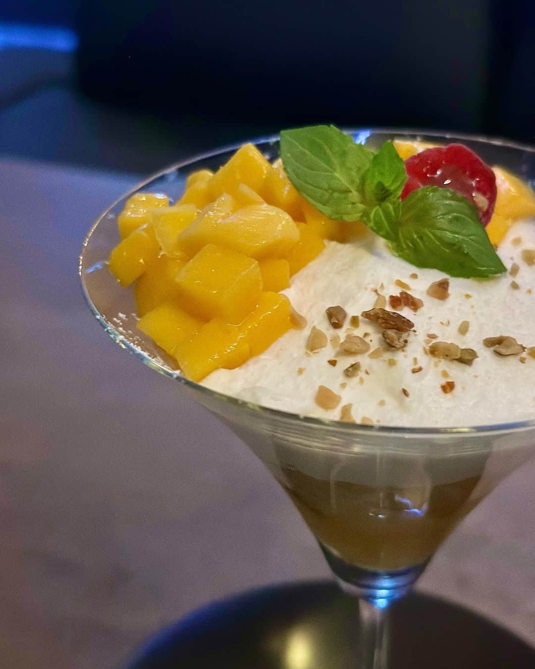 白井佑奈さんのインスタグラム写真 - (白井佑奈Instagram)「🍰 締めスイーツにぴったりなBAR🫶 『SWEETS BAR DANRO 赤坂スイーツバー』( @sweets_bar ...