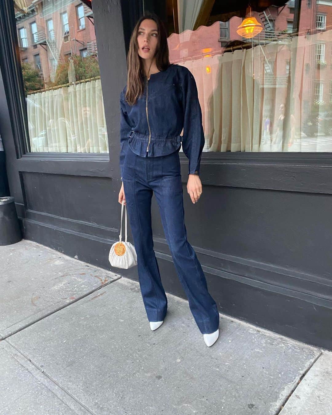 ジャクリーン・ヤブロンスキーさんのインスタグラム写真 - (ジャクリーン・ヤブロンスキーInstagram)「A series of me ...