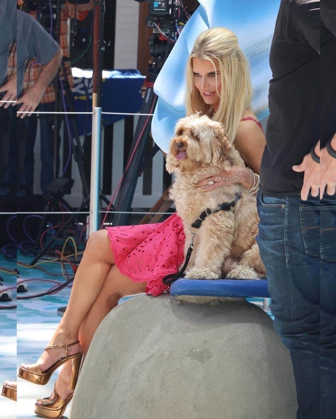 Just Jaredさんのインスタグラム写真 - (Just JaredInstagram)「Jessica Simpson enters ...