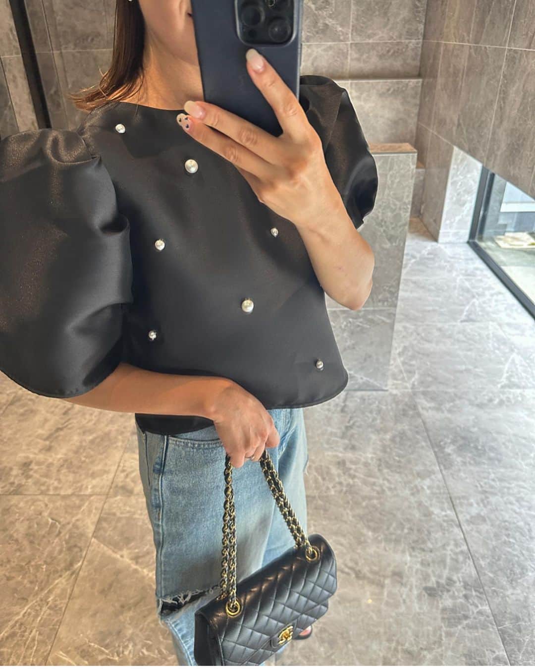 Keikooooooさんのインスタグラム写真 - (KeikooooooInstagram)「コーデ🖤 @amomma_official のパールが付いたtopsが秋らしくて…🍂♡ボリ ...