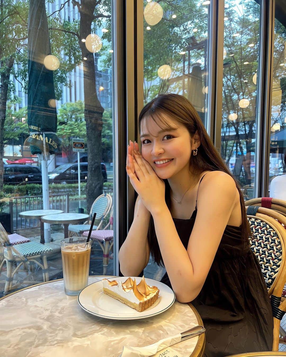 Nanamiさんのインスタグラム写真 - (NanamiInstagram)「. 新しく仲間入りした @cene_316l のピアス🌼 ハートなのに甘くなりすぎずで可愛い♡ 今回もカラーと ...