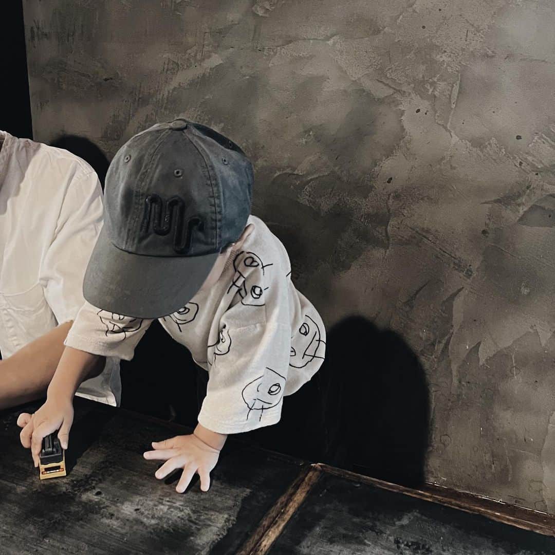 ukapiさんのインスタグラム写真 - (ukapiInstagram)「⠀ ⠀ 隣にいた外国の方が 📷とってあげるよって... ⠀ なぞの家族写真👪♡ ⠀ ⠀ #せおふく」9月10日 11時 ...