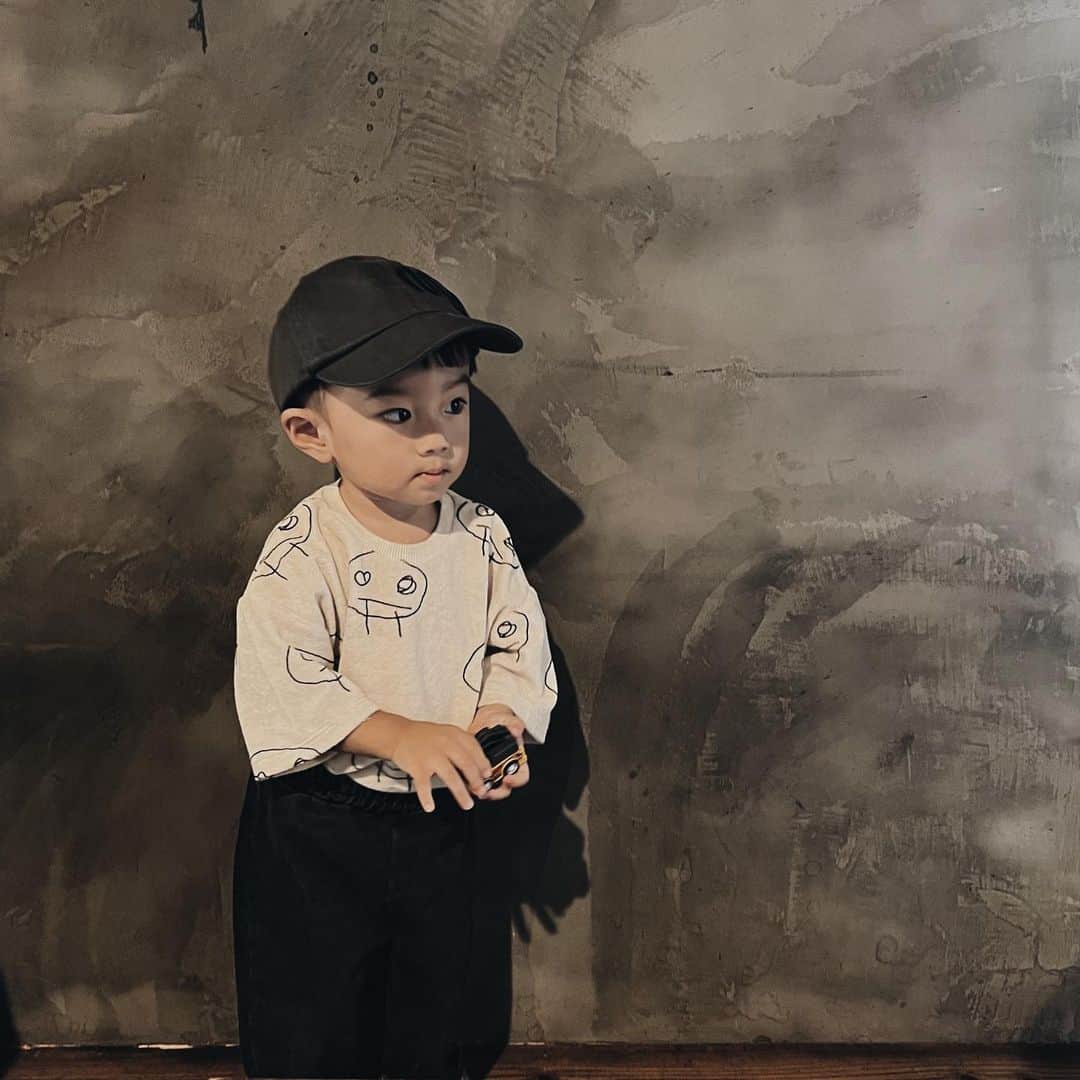 ukapiさんのインスタグラム写真 - (ukapiInstagram)「⠀ ⠀ 隣にいた外国の方が 📷とってあげるよって... ⠀ なぞの家族写真👪♡ ⠀ ⠀ #せおふく」9月10日 11時 ...