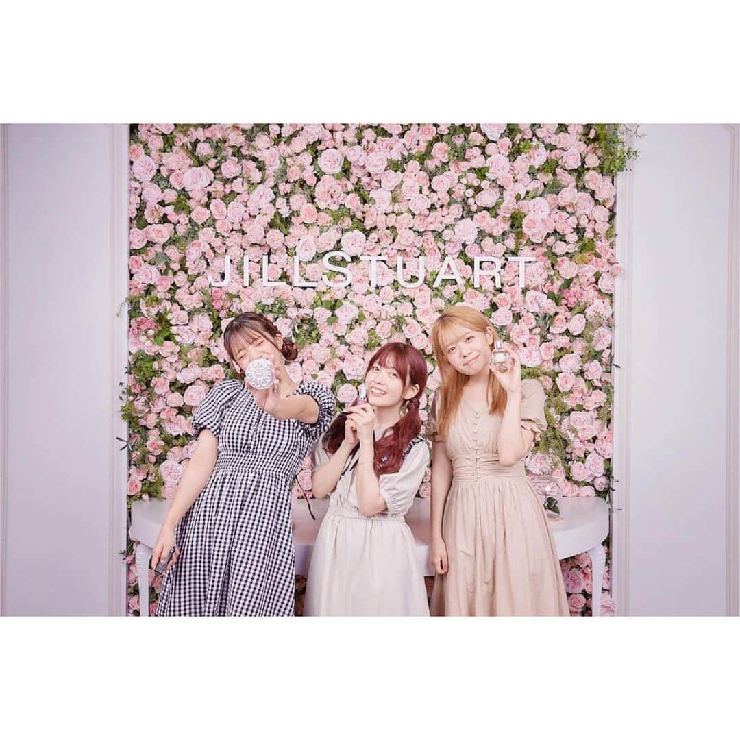 みーみさんのインスタグラム写真 - (みーみInstagram)「JILLSTUARTさんのPOPUPイベントに参加させて頂きました🐇🌸 メイクもして頂いておめめキラキラになったよ〜( 'o ...