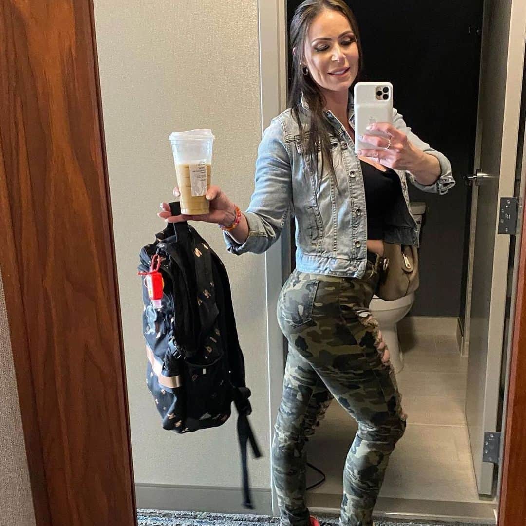 Kendra Lustさんのインスタグラム写真 Kendra Lustinstagram「selfiegamestrong