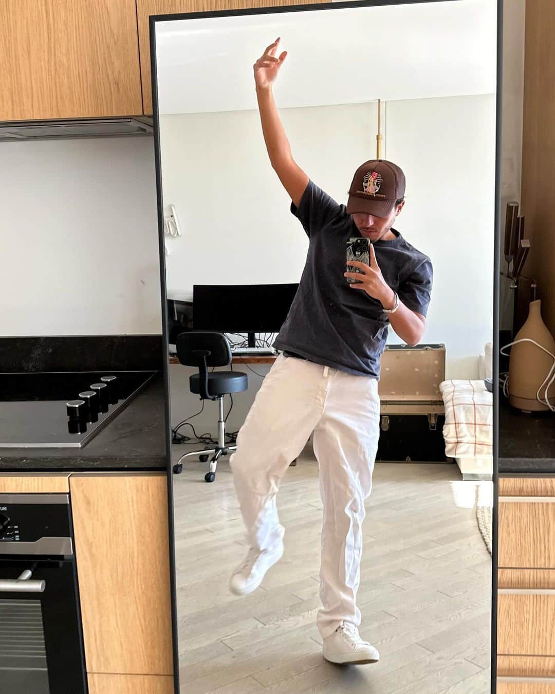 Bryant Eslavaさんのインスタグラム写真 - (Bryant EslavaInstagram)「hello !」8月27日 3時29 ...