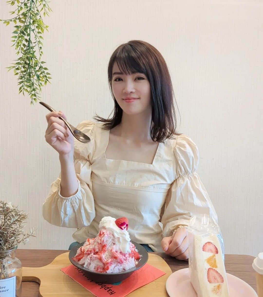 三宅裕子さんのインスタグラム写真 - (三宅裕子Instagram)「🍓フルーツサンド専門店 🍈 ꕤ𓈒𓂂 HAƝAMEƘƖ 𖤣𖥧𖡼 @hana_meki⁡ ⁡⁡ ⁡亀有駅にこんな可愛いお店が⁡ ...