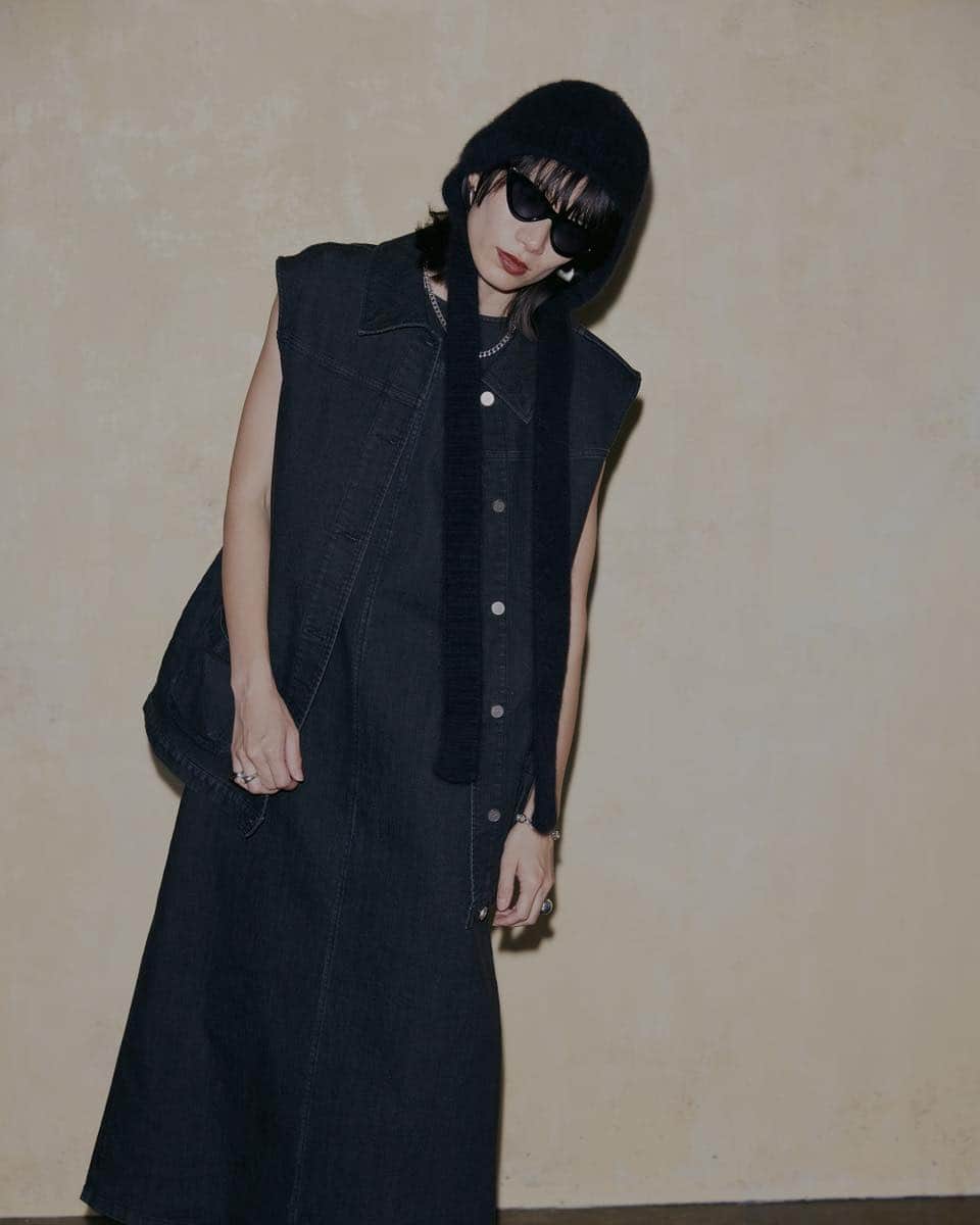 Ameri vintageさんのインスタグラム写真 - (Ameri vintageInstagram)「VEST SET DENIM DRESS (col.IVO / BLK) ー8.29 ...