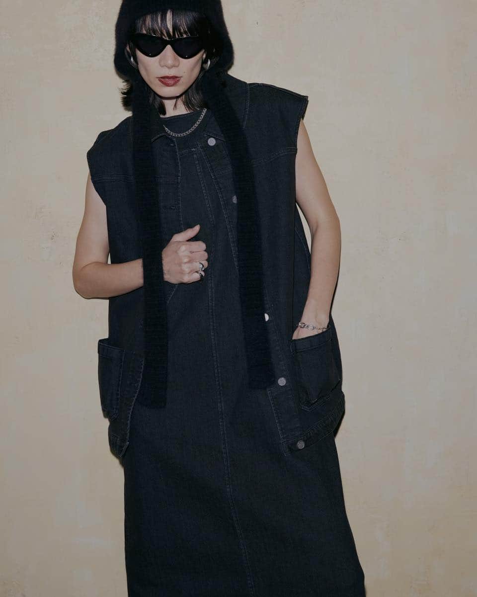 Ameri vintageさんのインスタグラム写真 - (Ameri vintageInstagram)「VEST SET DENIM DRESS (col.IVO / BLK) ー8.29 ...