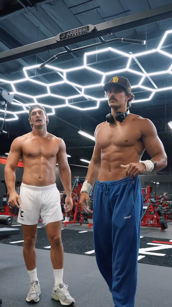 Steven Kellyさんのインスタグラム動画 - (Steven KellyInstagram)「rules everything ...