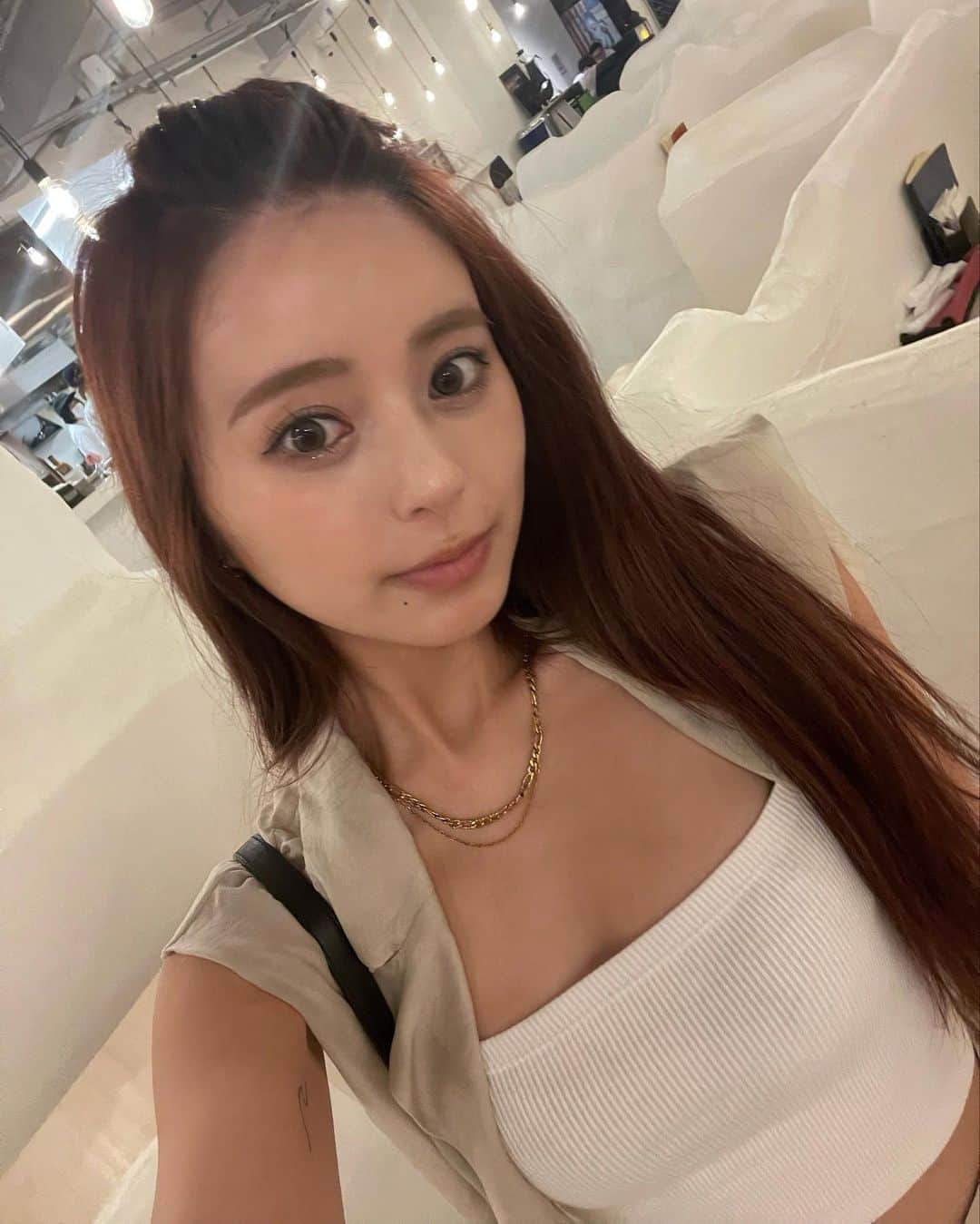 UKAさんのインスタグラム写真 - (UKAInstagram)「大人っぽ、な日👸🏼💕 @shein_japan @shein_japan の コスメブランド #SHEGRAM で パウダー ...