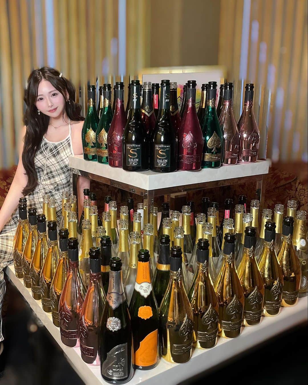 Rinkaさんのインスタグラム写真 Rinkainstagram 「ホステス休業中ですが たくさんのシャンパンと私🥂♠️ 感謝で