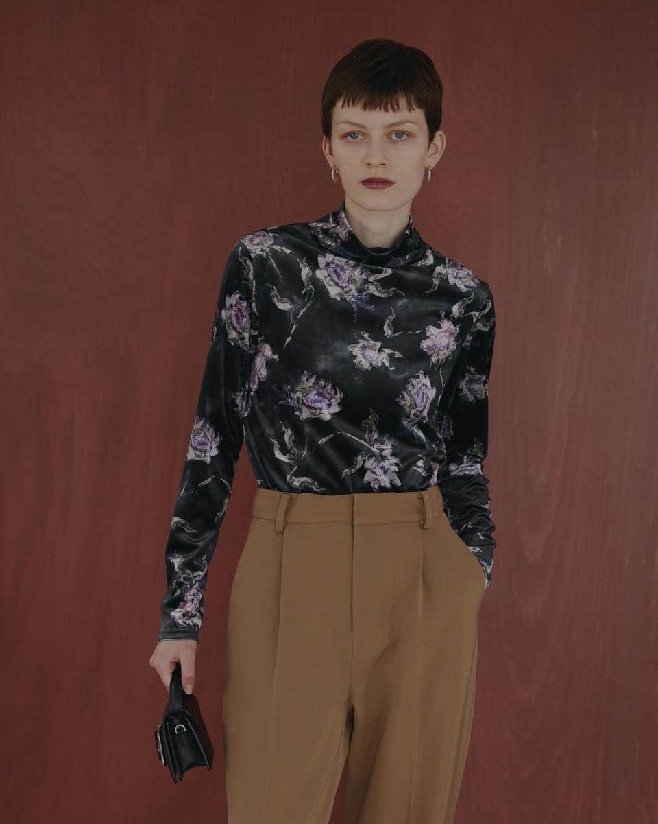 Ameri vintageさんのインスタグラム写真 - (Ameri vintageInstagram)「DRY FLOWER VELOUR TOP (col.BLK / BEG / GRY ...