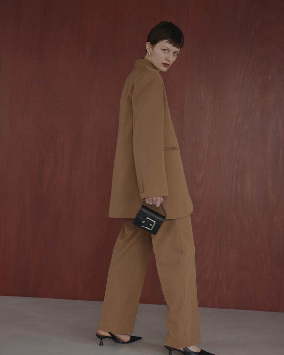 Ameri vintageさんのインスタグラム写真 - (Ameri vintageInstagram)「DRY FLOWER VELOUR TOP (col.BLK / BEG / GRY ...