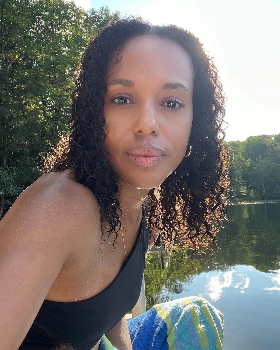 ケリー・ワシントンさんのインスタグラム写真 ケリー・ワシントンinstagram 「same Girl Same Lake 👉🏾