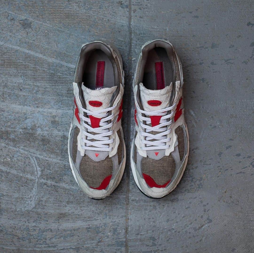 HYPEBEASTさんのインスタグラム写真 - (HYPEBEASTInstagram)「@hypebeastkicks: Following ...