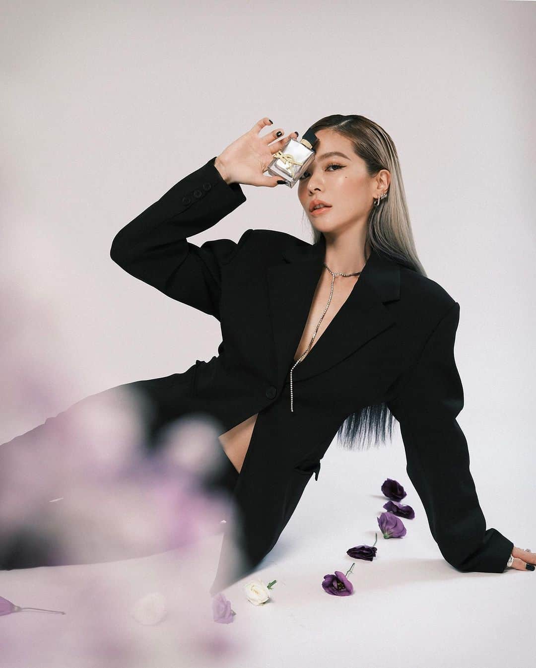 林咖安（Lyla）さんのインスタグラム写真 - (林咖安（Lyla）Instagram)「🖤🖤🖤 ⭐️YSL 自由不羈系列香水～ 美到捨不得噴 ...