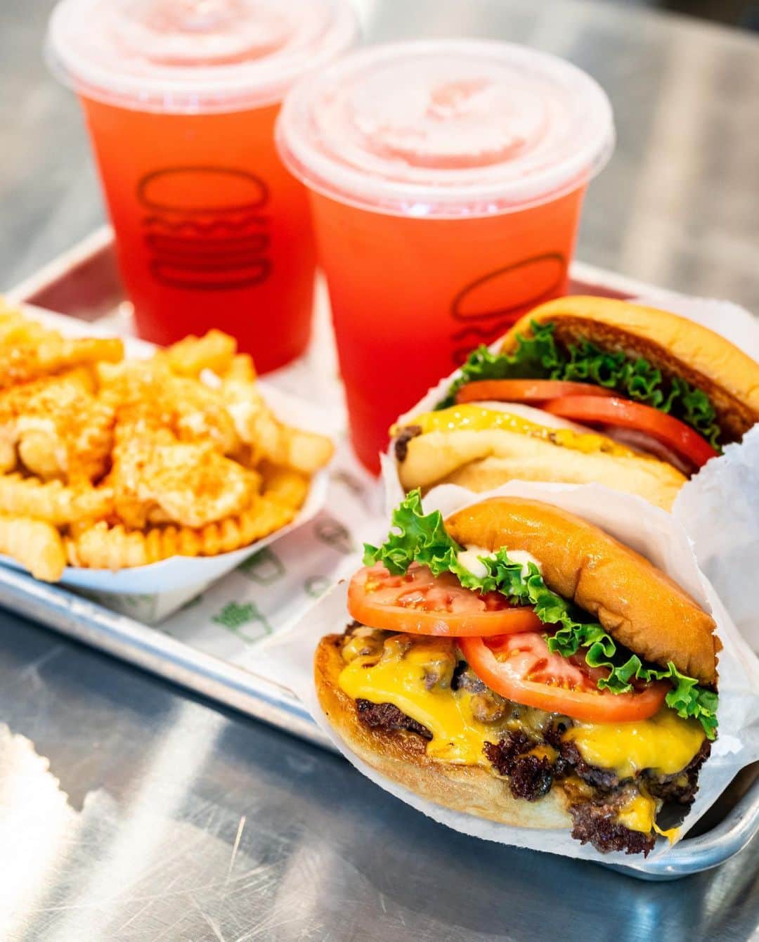 SHAKE SHACKさんのインスタグラム写真 - (SHAKE SHACKInstagram)「Shack Summer 2023 was ...