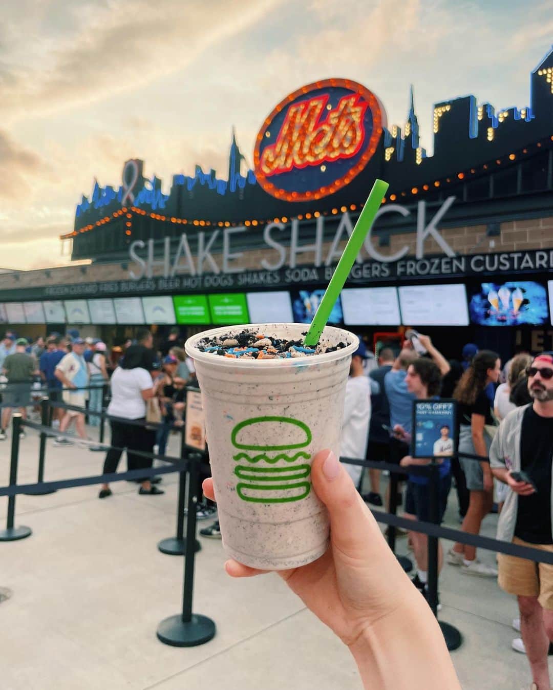 SHAKE SHACKさんのインスタグラム写真 - (SHAKE SHACKInstagram)「Shack Summer 2023 was ...