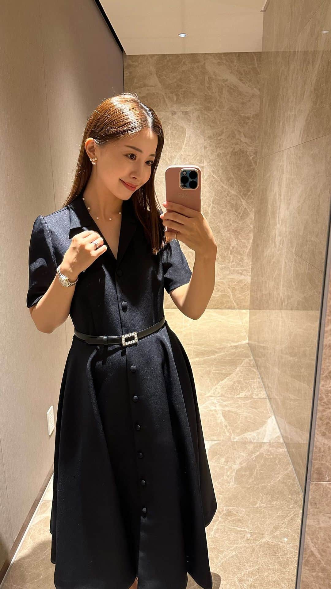 五條まりなさんのインスタグラム動画 - (五條まりなInstagram)「♡ ⁡ やっと @satoka_official のpeony を着る機会が🤍 ベルトは手持ちのANAYIのもの。 ⁡ ...