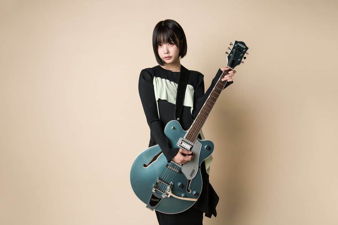あのちゃんさんのインスタグラム写真 - (あのちゃんInstagram)「Gretsch Japan公式サイトにて、 「ano SPECIAL INTERVIEW -前編-」が公開されました ...