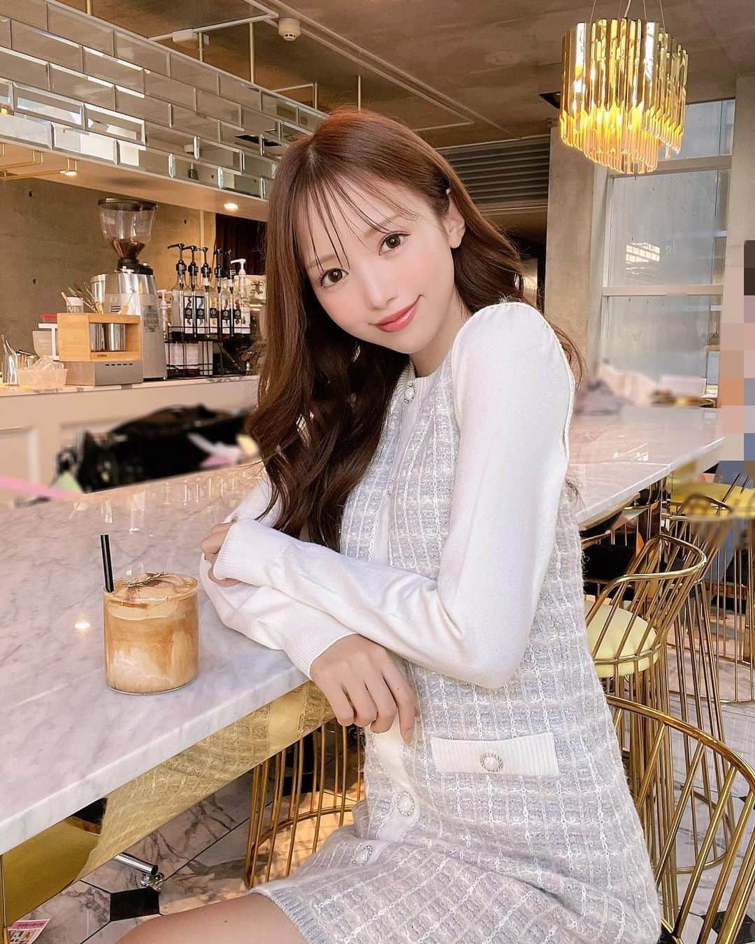 八鍬里美さんのインスタグラム写真 - (八鍬里美Instagram)「ついに明日からAW発売開始ー！！🥹🎉 AWは大好きなファッションばかりでﾜｸﾜｸ ️ 今季もマカロンであざとかわいく優勝し ...