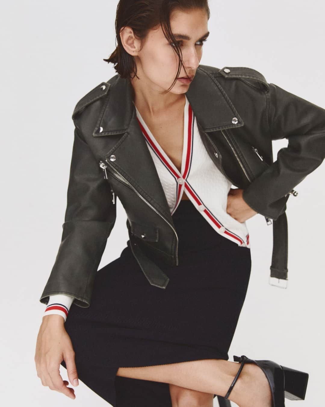 MANGOさんのインスタグラム写真 - (MANGOInstagram)「Have fun combining preppy and rock ...