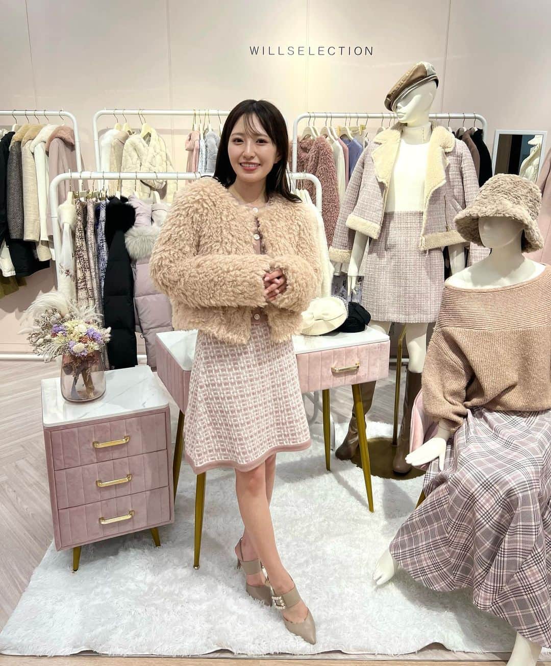 伊藤彩華さんのインスタグラム写真 - (伊藤彩華Instagram)「@willselection_official さんの冬服見てきたよ♡ もこもこ可愛すぎた🫶🏻 世界観が好きです💕 ...