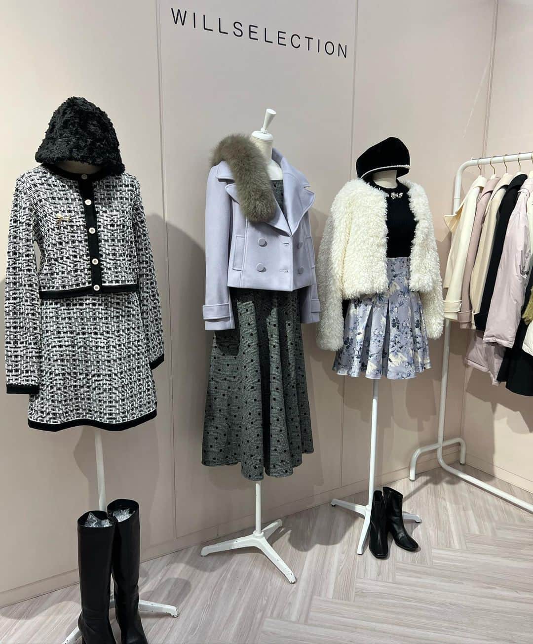 伊藤彩華さんのインスタグラム写真 - (伊藤彩華Instagram)「@willselection_official さんの冬服見てきたよ♡ もこもこ可愛すぎた🫶🏻 世界観が好きです💕 ...