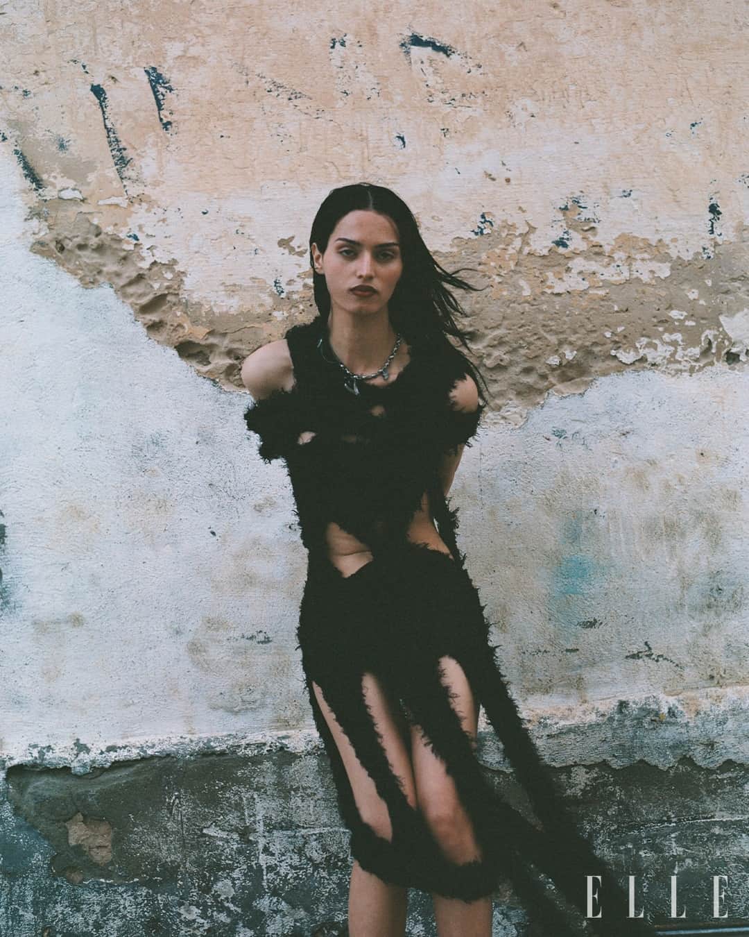 ELLE DKさんのインスタグラム写真 - (ELLE DKInstagram)「Følelsen af solens stråler gennem en flække smelter ...