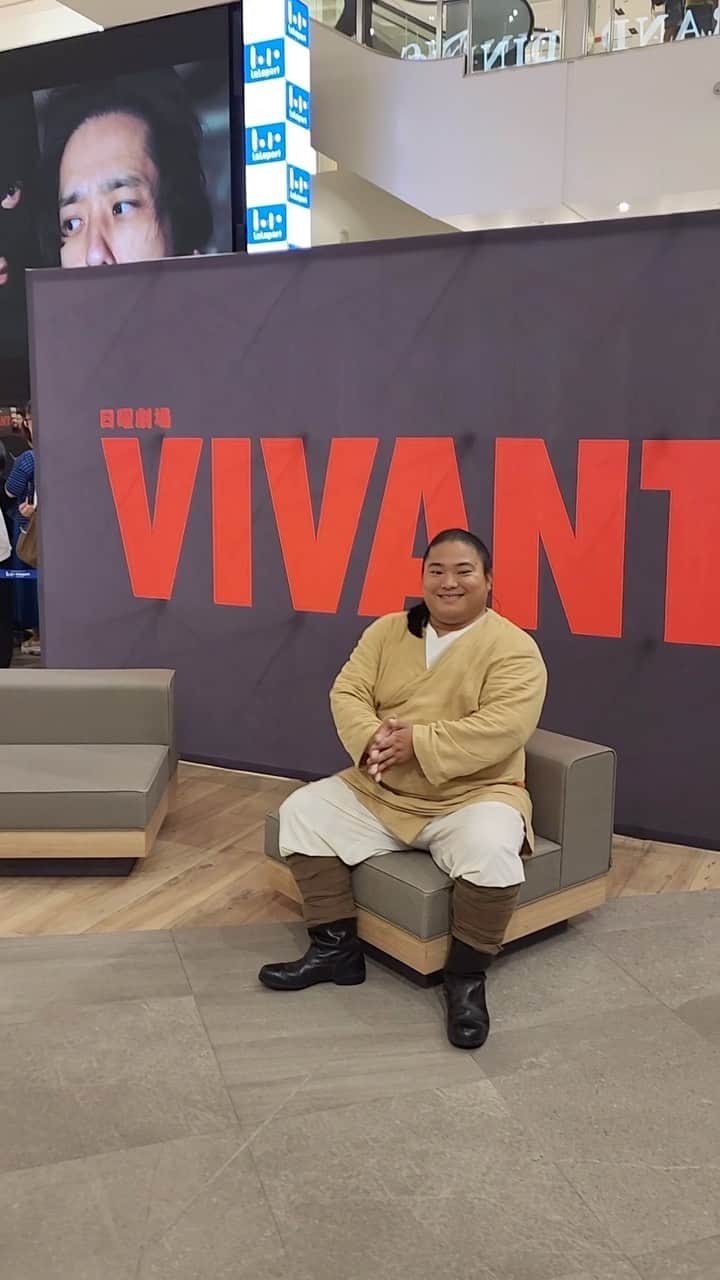 VIVANTさんのインスタグラム動画 - (VIVANTInstagram)「福岡の様子を皆さんにもお裾分け👀 たくさんの方にお越し頂きありがとうございます🙏🥁 まだまだ各地回りますので宜しく ...