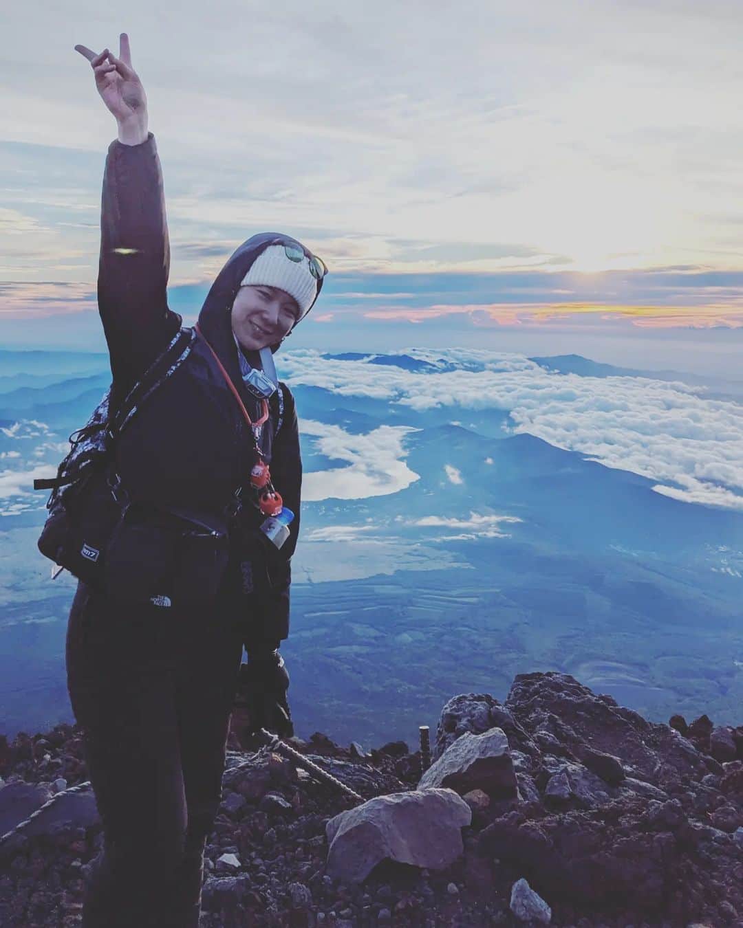 真田まことさんのインスタグラム写真 - (真田まことInstagram)「登山記録。⁡ ⁡死ぬまでに1回は登ってみたいと思っていた富士山に登り ...