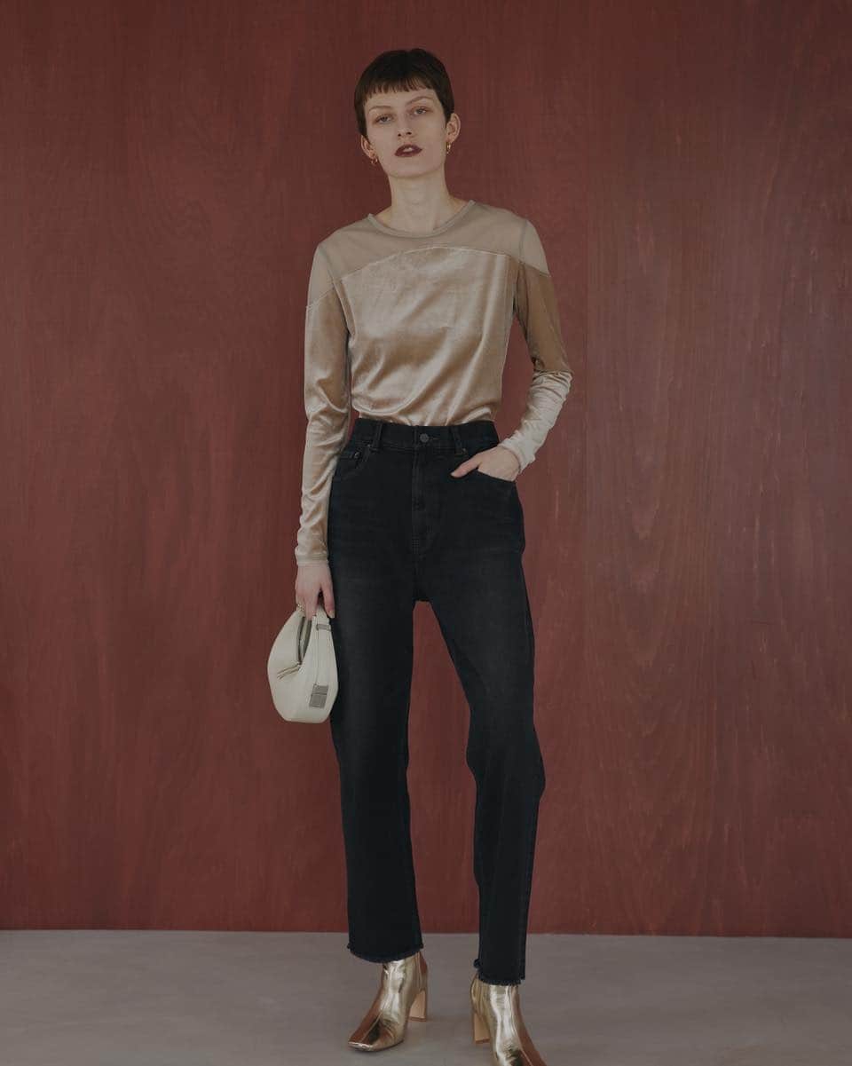 Ameri vintageさんのインスタグラム写真 - (Ameri vintageInstagram)「WAVE SWITCHING VELOUR TOP (col.BLK / GRY ...