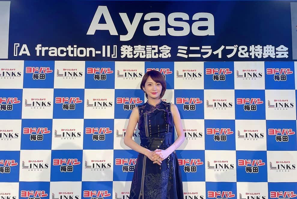 AYASAさんのインスタグラム写真 - (AYASAInstagram)「🎻 ヨドバシカメラマルチメディア梅田店様でのミニライブ2Daysの図🎶1日目🫶 (2023.09.02) 1日目は地下 ...