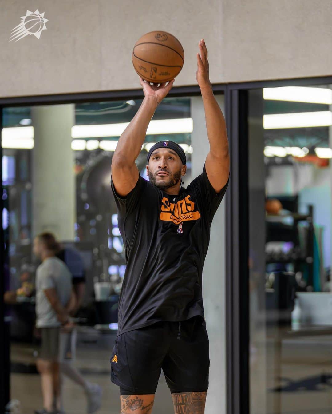 フェニックス・サンズさんのインスタグラム写真 - (フェニックス・サンズInstagram)「Lights stay on in our ...