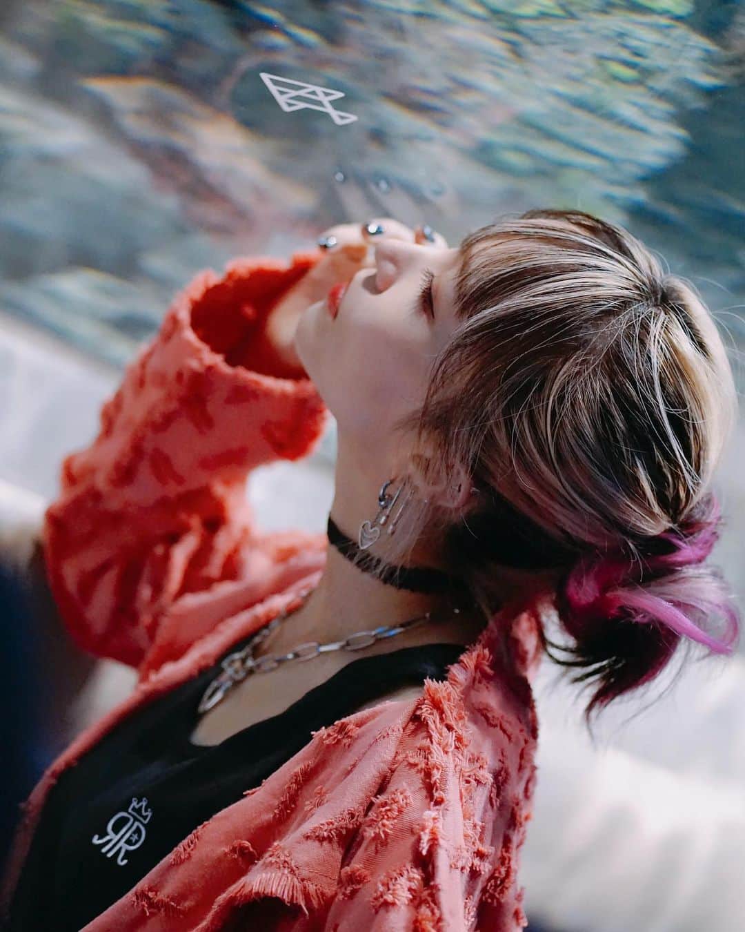 LiSAさんのインスタグラム写真 - (LiSAInstagram)「そろそろお届けでーすっ📮📰☻🐟 https://lxixsxaxbookx.com/s/fc13/?ima=4727 RT ...