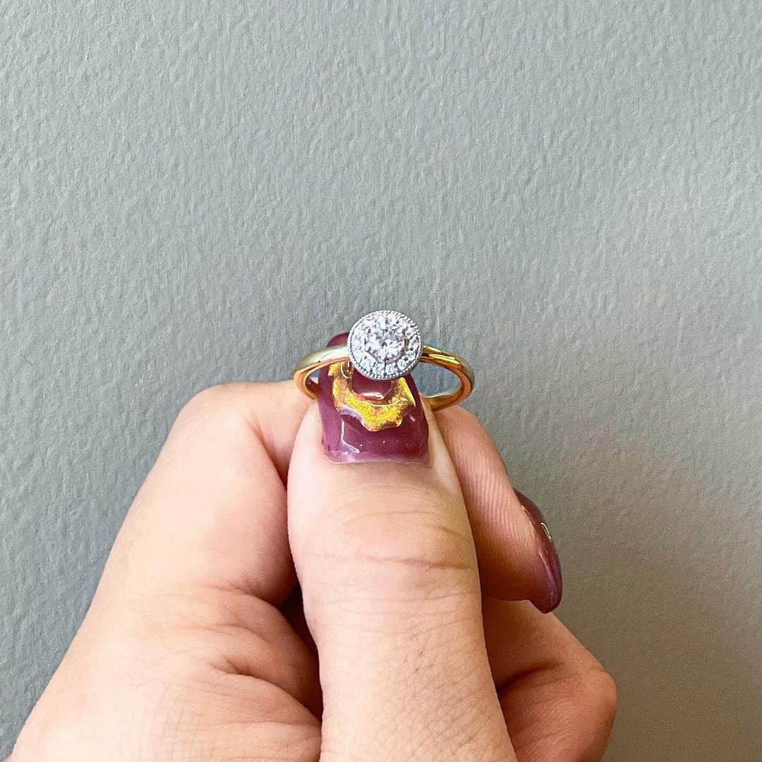 BIJOUPIKO(ビジュピコ)さんのインスタグラム写真 - (BIJOUPIKO(ビジュピコ)Instagram)「秋婚におすすめのリング PORTADAのLOFTEをご紹介🍁 ． 取り巻き ...