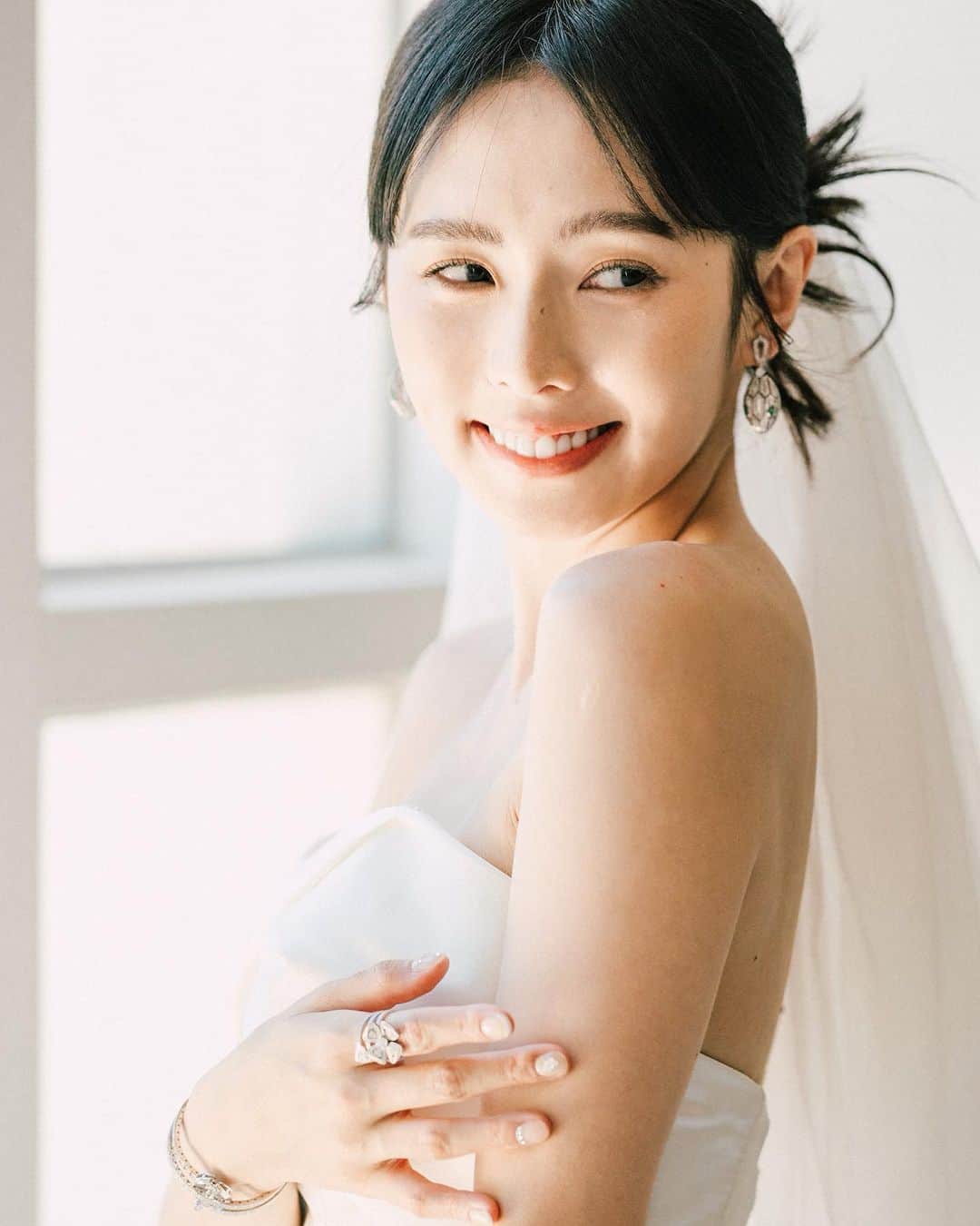 Dewi Chienさんのインスタグラム写真 - (Dewi ChienInstagram)「💎珠寶 當初最難選擇之一就是：戴在身上讓我閃閃 ...